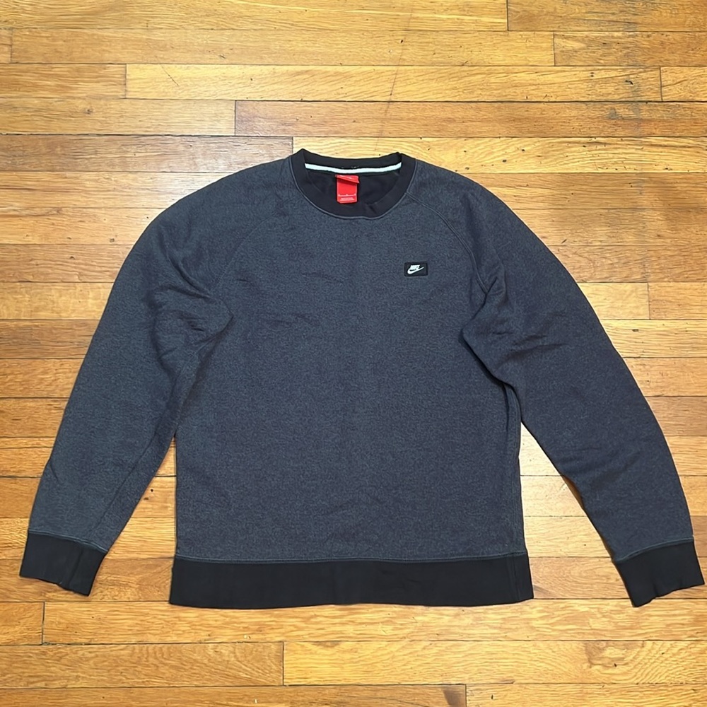 Nike Tech Fleece Shoebox Logo Set; Crewneck & Joggers… - Gem